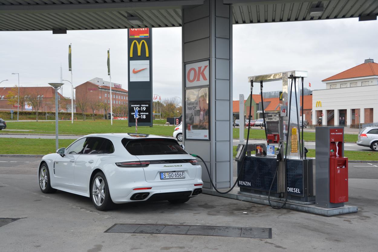 Fish out of Water: Driving the Panamera Turbo S e-hybrid in Norway ...